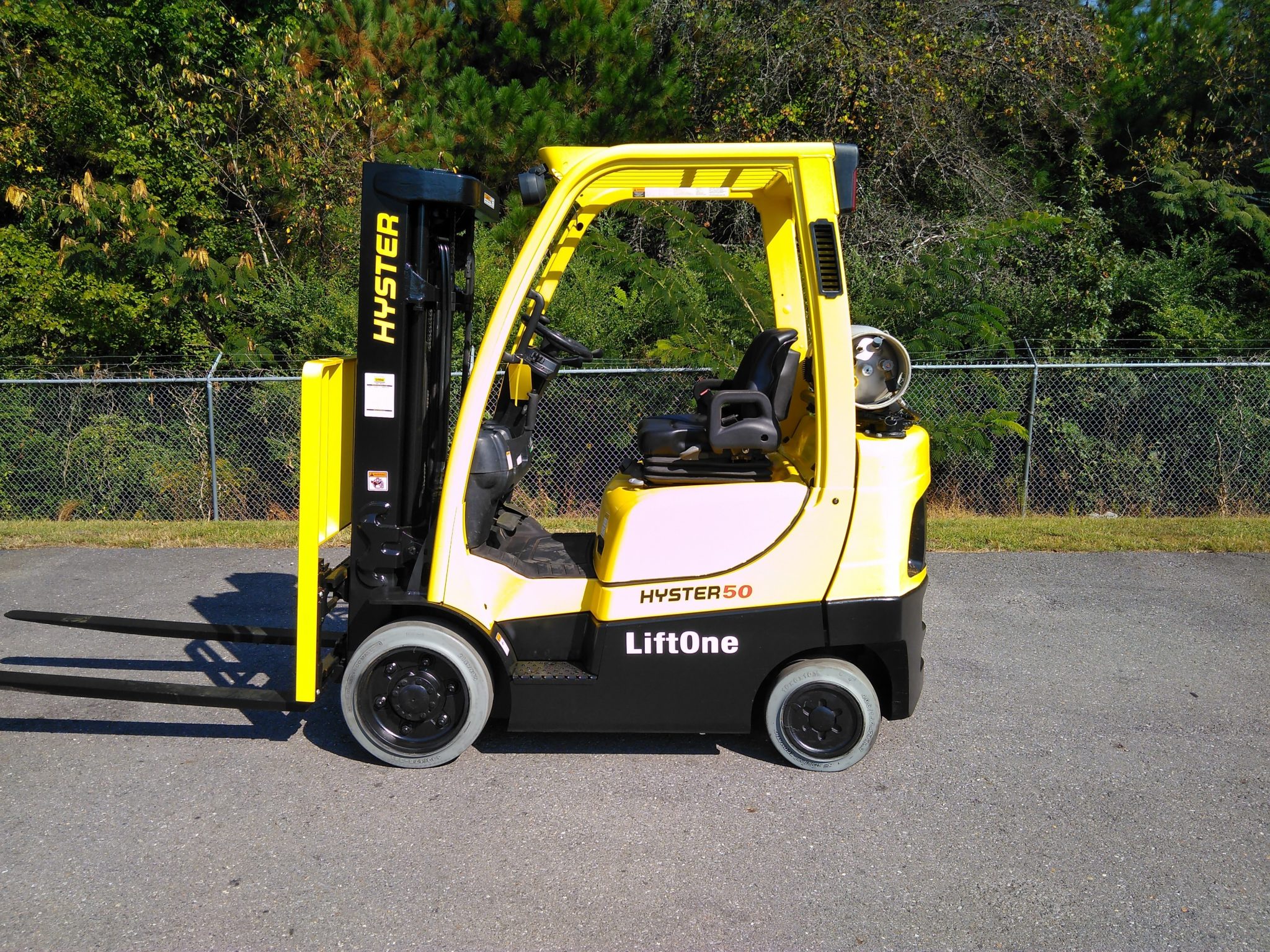 Pre-Owned Industrial Forklifts For Your Fleet | LiftOne